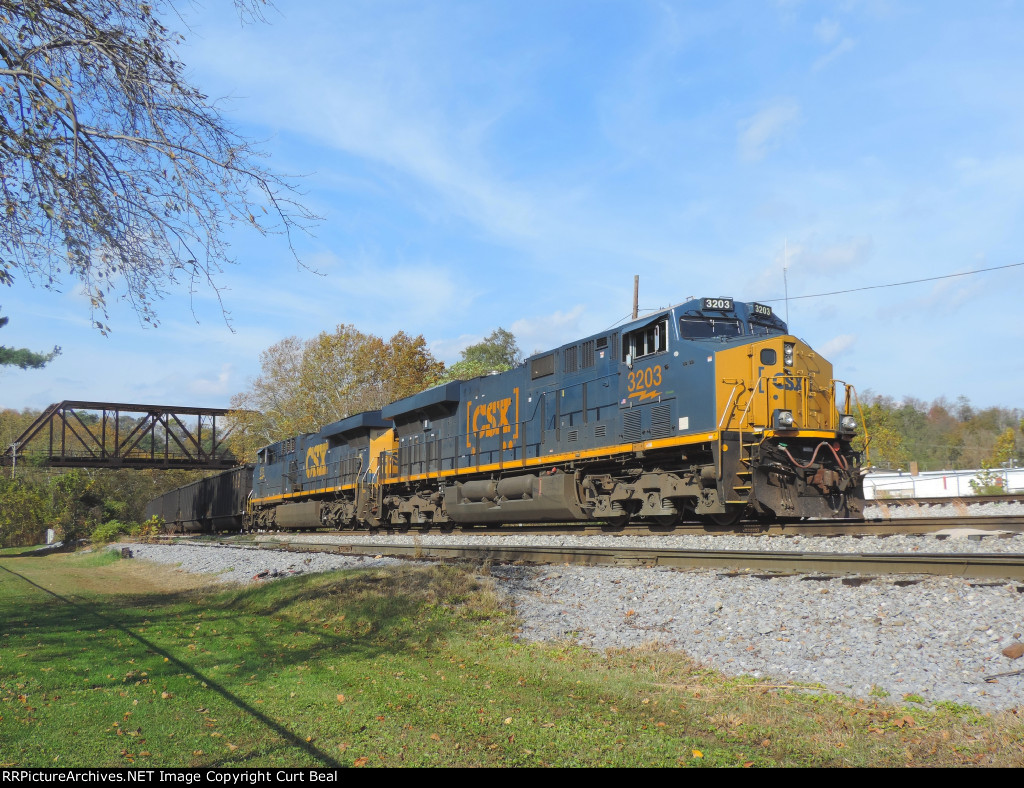 CSX 3203 and 835 (2)